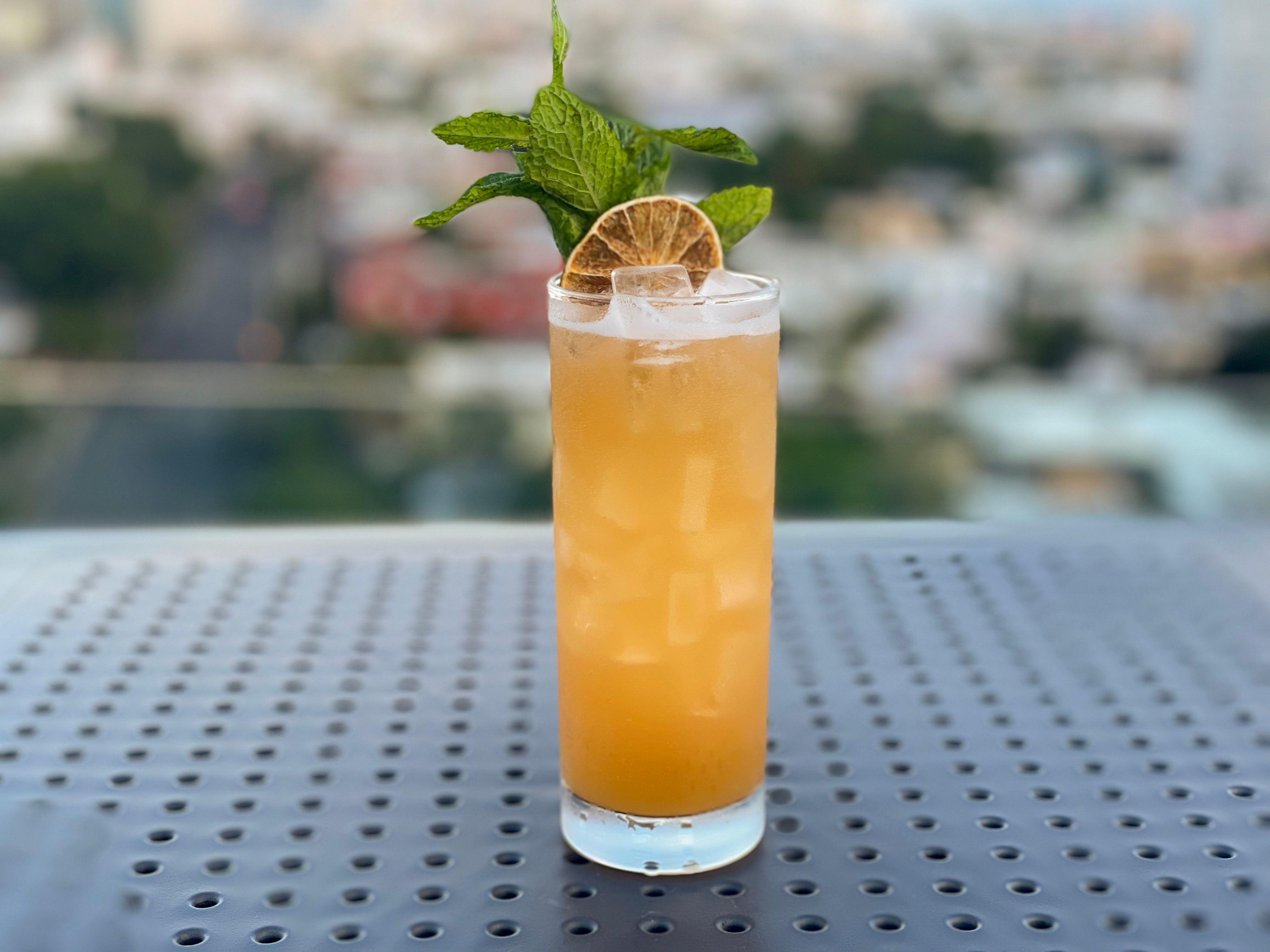 The Gold Rush – Eter Rooftop & Lounge